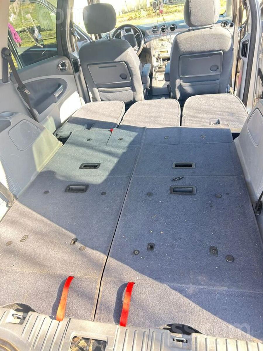 Pelēks Ford Galaxy 2007 Bauska, ar dzinēja tilpumu 2.00 L un nobraukumu 383 tūkst. km par 1400 €, foto 12 vietnē AUTOMOTO.COM.LV