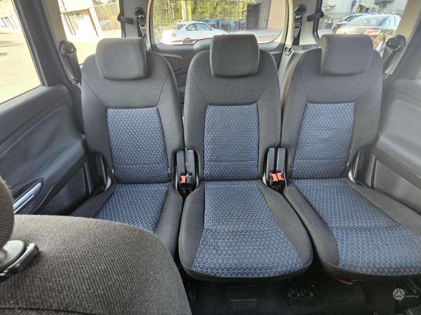 Grey Ford Galaxy 2007 in Vilnius, with an engine capacity of 2.00 L and mileage of 370 thousand km for 3850 €, photo 7 on AUTOMOTO.COM.LV