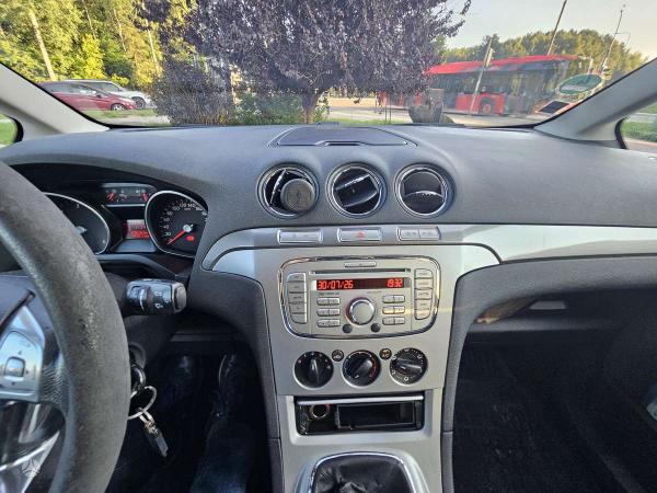 Grey Ford Galaxy 2007 in Vilnius, with an engine capacity of 2.00 L and mileage of 370 thousand km for 3850 €, photo 10 on AUTOMOTO.COM.LV