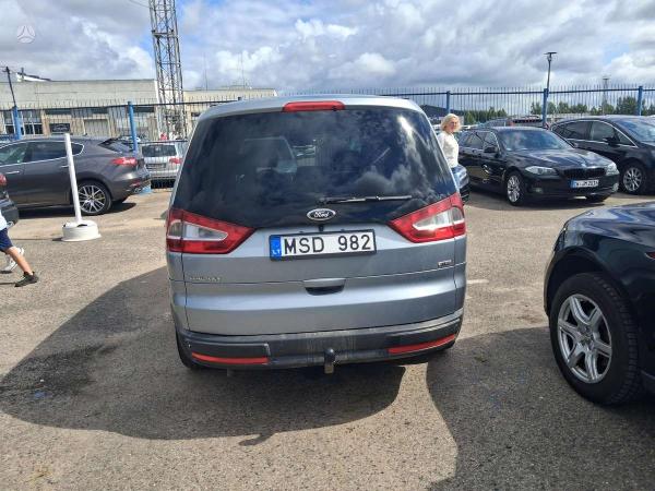 Pelēks Ford Galaxy 2007 Panevēža, ar dzinēja tilpumu 2.00 L un nobraukumu 270 tūkst. km par 3100 €, foto 3 vietnē AUTOMOTO.COM.LV