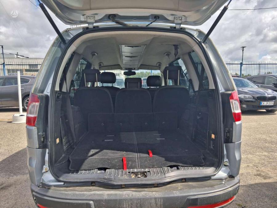 Grey Ford Galaxy 2007 in Panevezys, with an engine capacity of 2.00 L and mileage of 270 thousand km for 3100 €, photo 5 on AUTOMOTO.COM.LV