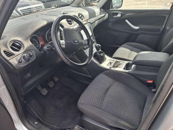 Pelēks Ford Galaxy 2007 Panevēža, ar dzinēja tilpumu 2.00 L un nobraukumu 270 tūkst. km par 3100 €, foto 6 vietnē AUTOMOTO.COM.LV