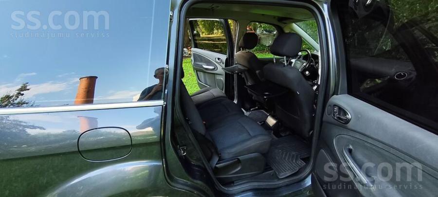 Grey Ford Galaxy 2007 in Ogre, with an engine capacity of 1.80 L and mileage of 311 thousand km for 2750 €, photo 12 on AUTOMOTO.COM.LV