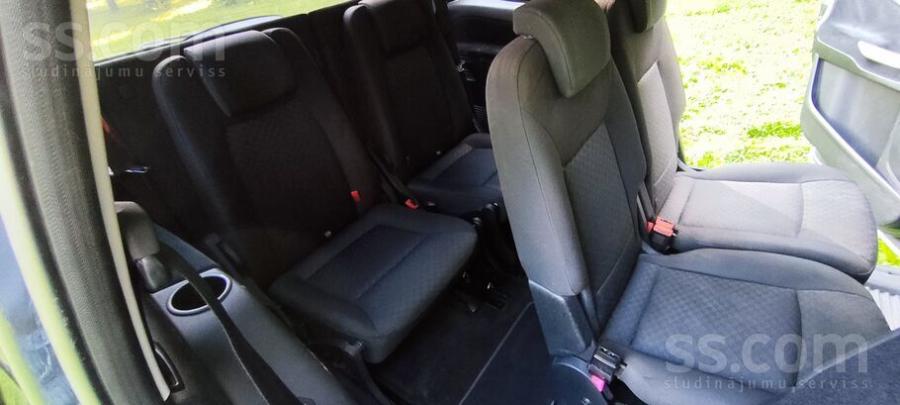 Grey Ford Galaxy 2007 in Ogre, with an engine capacity of 1.80 L and mileage of 311 thousand km for 2750 €, photo 13 on AUTOMOTO.COM.LV