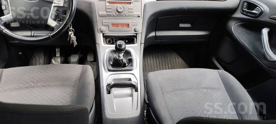Grey Ford Galaxy 2007 in Ogre, with an engine capacity of 1.80 L and mileage of 311 thousand km for 2750 €, photo 24 on AUTOMOTO.COM.LV