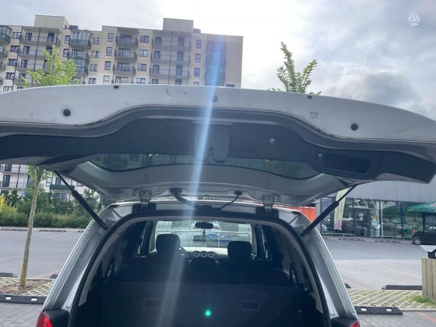 Pelēks Ford Galaxy 2007 Viļņa, ar dzinēja tilpumu 2.00 L un nobraukumu 297 tūkst. km par 3250 €, foto 16 vietnē AUTOMOTO.COM.LV