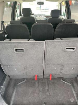 Pelēks Ford Galaxy 2007 Viļņa, ar dzinēja tilpumu 2.00 L un nobraukumu 297 tūkst. km par 3250 €, foto 17 vietnē AUTOMOTO.COM.LV