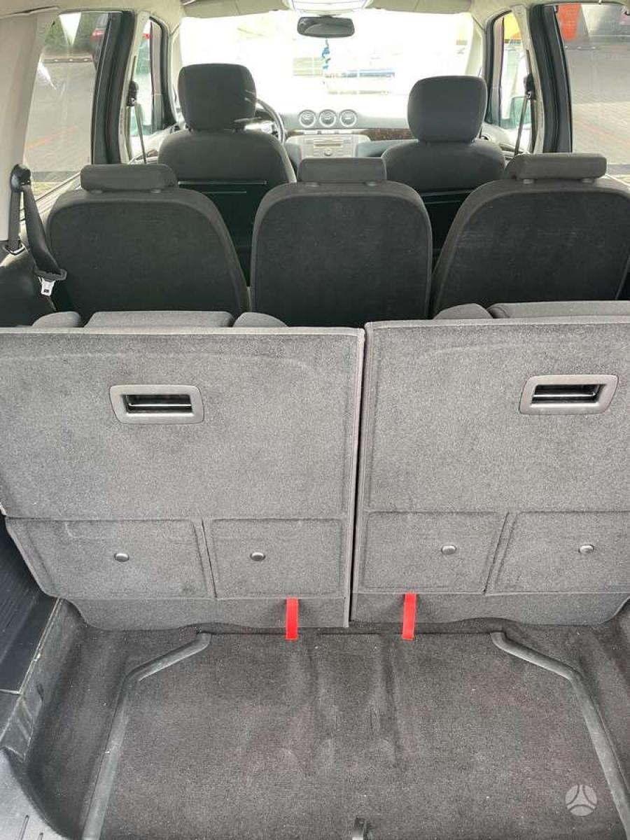 Pelēks Ford Galaxy 2007 Viļņa, ar dzinēja tilpumu 2.00 L un nobraukumu 297 tūkst. km par 3250 €, foto 17 vietnē AUTOMOTO.COM.LV