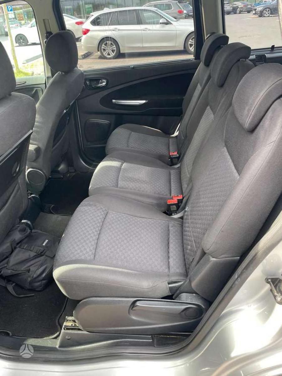 Pelēks Ford Galaxy 2007 Viļņa, ar dzinēja tilpumu 2.00 L un nobraukumu 297 tūkst. km par 3250 €, foto 18 vietnē AUTOMOTO.COM.LV