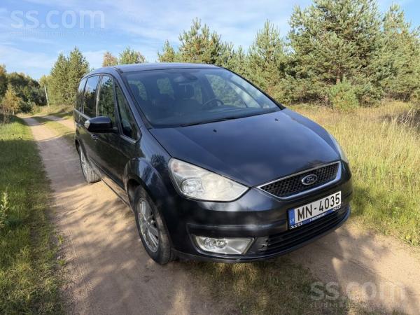 Pelēks Ford Galaxy 2007 Rēzekne, ar dzinēja tilpumu 1.80 L un nobraukumu 291 tūkst. km par 1200 €, foto 3 vietnē AUTOMOTO.COM.LV