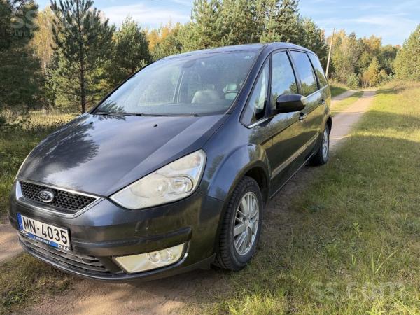 Pelēks Ford Galaxy 2007 Rēzekne, ar dzinēja tilpumu 1.80 L un nobraukumu 291 tūkst. km par 1200 €, foto 4 vietnē AUTOMOTO.COM.LV