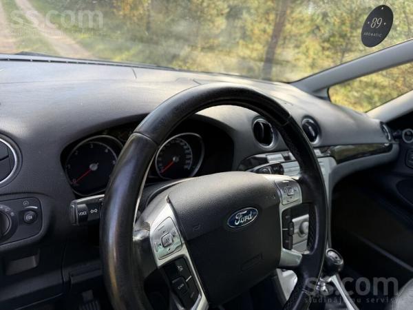 Pelēks Ford Galaxy 2007 Rēzekne, ar dzinēja tilpumu 1.80 L un nobraukumu 291 tūkst. km par 1200 €, foto 9 vietnē AUTOMOTO.COM.LV