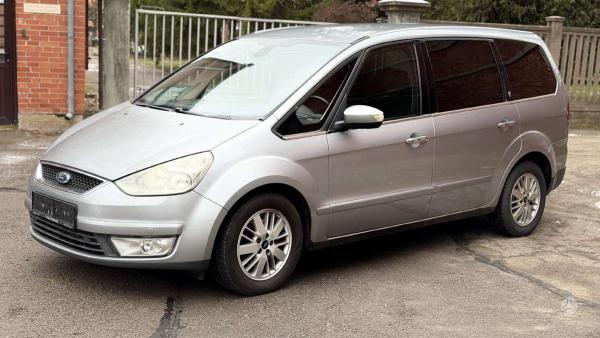 Pelēks Ford Galaxy 2008 Panevēža, ar dzinēja tilpumu 2.00 L un nobraukumu 270 tūkst. km par 2700 €, foto 3 vietnē AUTOMOTO.COM.LV