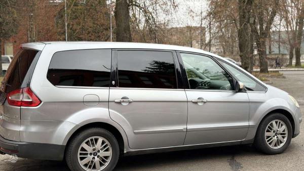 Pelēks Ford Galaxy 2008 Panevēža, ar dzinēja tilpumu 2.00 L un nobraukumu 270 tūkst. km par 2700 €, foto 9 vietnē AUTOMOTO.COM.LV