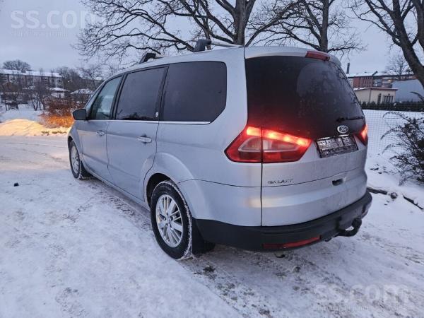 Pelēks Ford Galaxy 2008 Valmiera, ar dzinēja tilpumu 2.00 L un nobraukumu 449 tūkst. km par 3350 €, foto 4 vietnē AUTOMOTO.COM.LV
