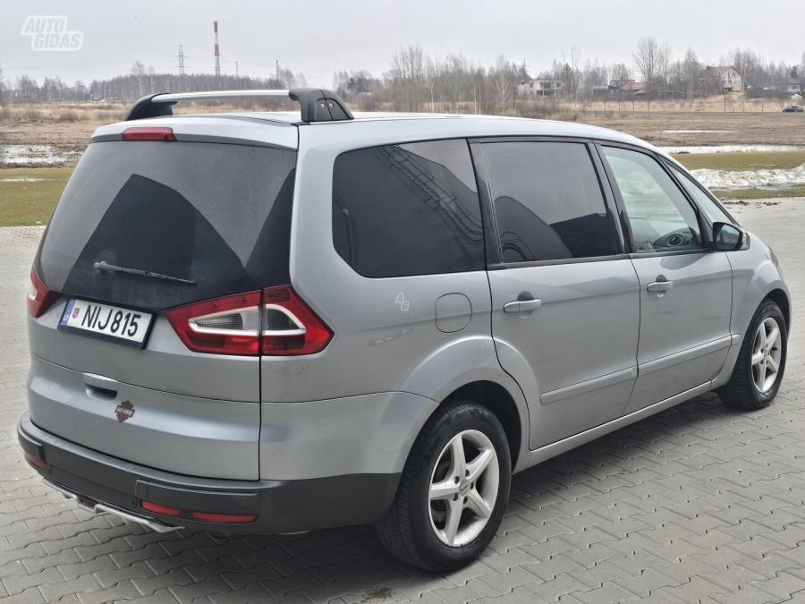 Grey Ford Galaxy 2008 in Siauliai, with an engine capacity of 2.20 L and mileage of 260 thousand km for 2950 €, photo 5 on AUTOMOTO.COM.LV