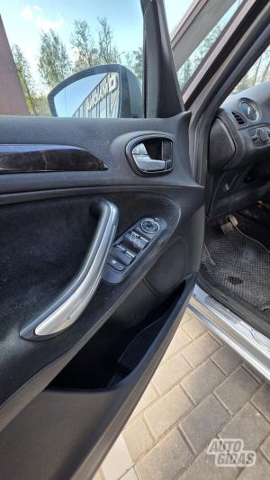 Pelēks Ford Galaxy 2008 Viļņa, ar dzinēja tilpumu 2.00 L un nobraukumu 290 tūkst. km par 3500 €, foto 16 vietnē AUTOMOTO.COM.LV