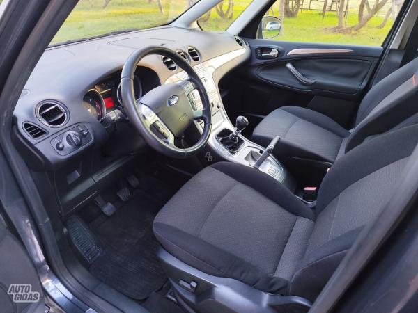 Pelēks Ford Galaxy 2008 Mažeikiai, ar dzinēja tilpumu 2.00 L un nobraukumu 246 tūkst. km par 4500 €, foto 10 vietnē AUTOMOTO.COM.LV