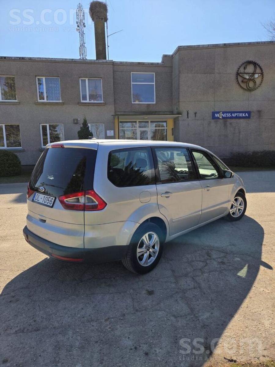 Pelēks Ford Galaxy 2008 Talsi, ar dzinēja tilpumu 1.80 L un nobraukumu 177 tūkst. km par 4600 €, foto 4 vietnē AUTOMOTO.COM.LV