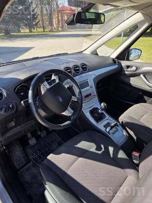 Pelēks Ford Galaxy 2008 Talsi, ar dzinēja tilpumu 1.80 L un nobraukumu 177 tūkst. km par 4600 €, foto 6 vietnē AUTOMOTO.COM.LV