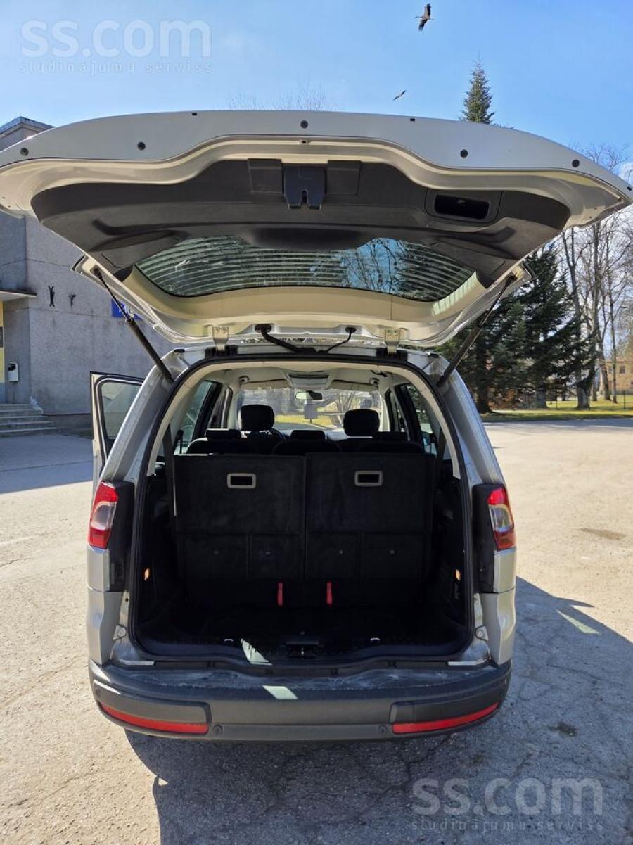 Pelēks Ford Galaxy 2008 Talsi, ar dzinēja tilpumu 1.80 L un nobraukumu 177 tūkst. km par 4600 €, foto 9 vietnē AUTOMOTO.COM.LV