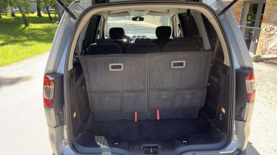 Grey Ford Galaxy 2008 in Panevezys, with an engine capacity of 2.00 L and mileage of 280 thousand km for 3200 €, photo 18 on AUTOMOTO.COM.LV
