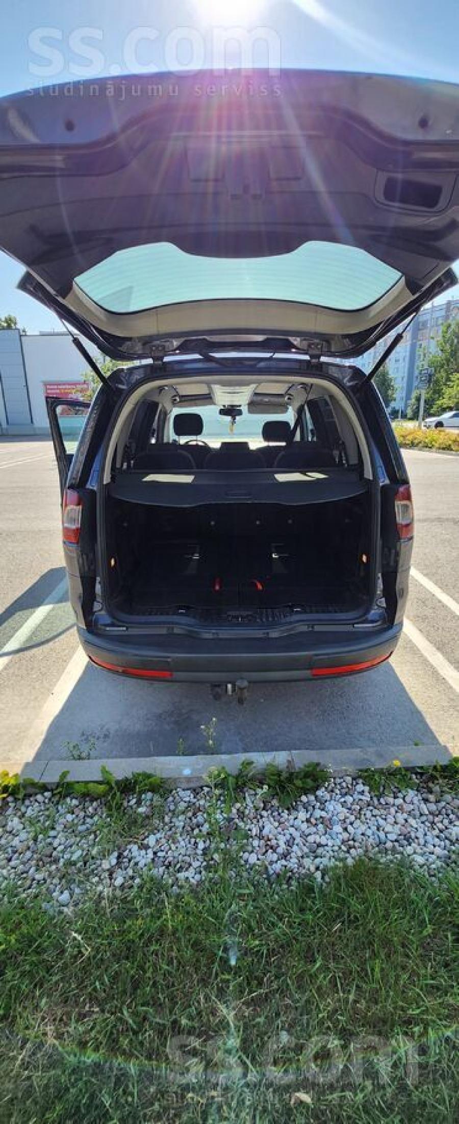 Pelēks Ford Galaxy 2008 Rīga, ar dzinēja tilpumu 2.00 L un nobraukumu 372 tūkst. km par 4500 €, foto 7 vietnē AUTOMOTO.COM.LV
