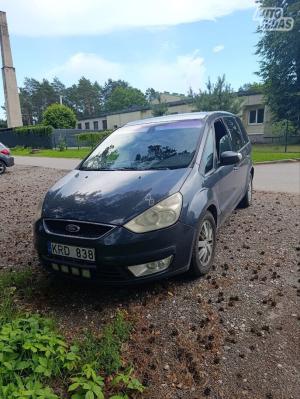 Grey Ford Galaxy 2008 in Vilnius, with an engine capacity of 1.80 L and mileage of 244 thousand km for 2150 €, photo 3 on AUTOMOTO.COM.LV
