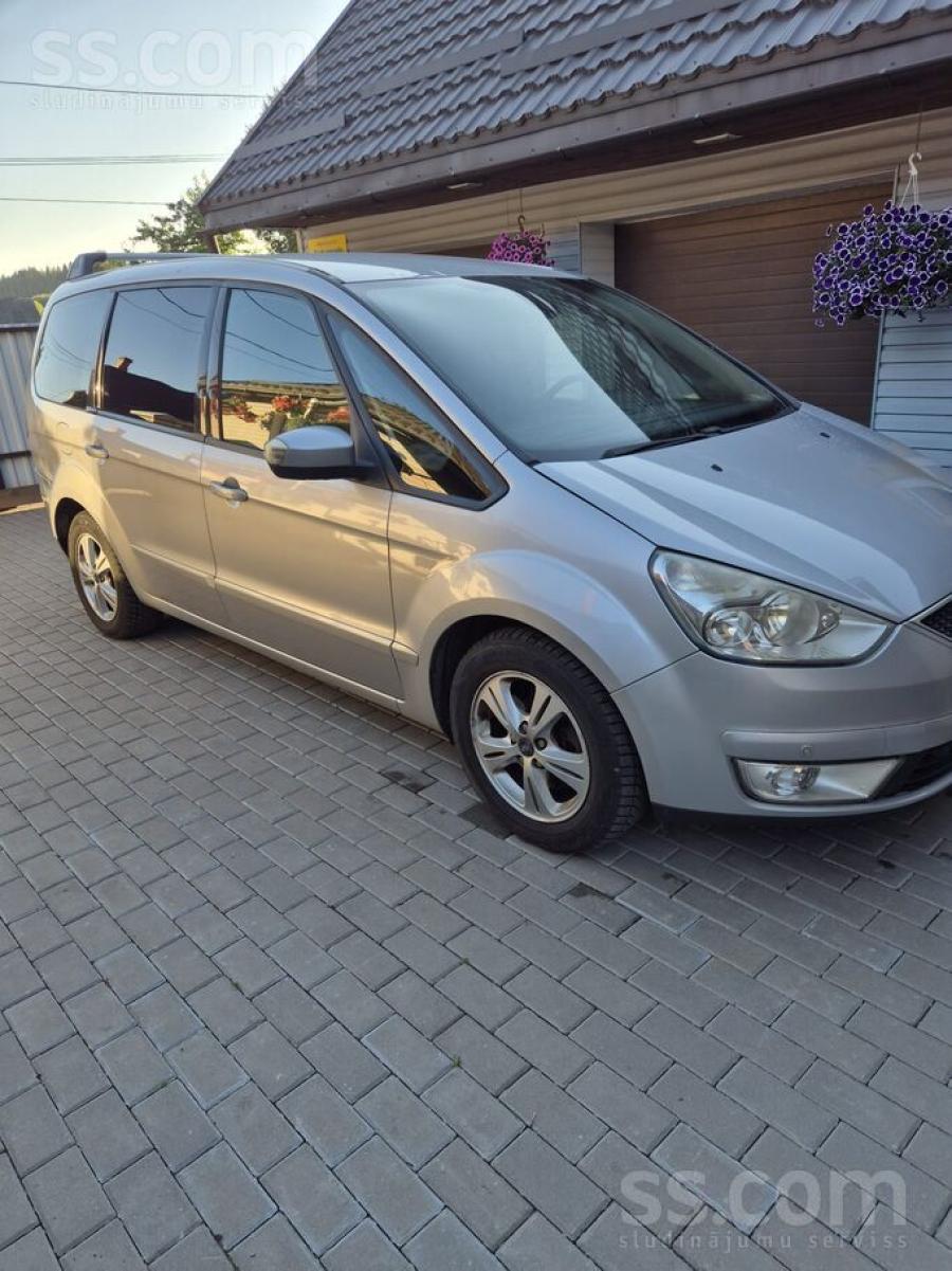 Grey Ford Galaxy 2008 in Kraslava, with an engine capacity of 1.80 L and mileage of 218 thousand km for 3500 €, photo 4 on AUTOMOTO.COM.LV