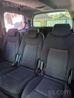 Grey Ford Galaxy 2008 in Kraslava, with an engine capacity of 1.80 L and mileage of 218 thousand km for 3500 €, photo 5 on AUTOMOTO.COM.LV