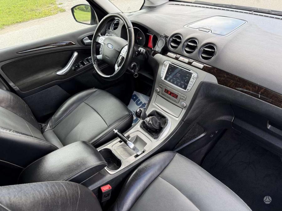 Pelēks Ford Galaxy 2008 Vilkaviškis, ar dzinēja tilpumu 2.00 L un nobraukumu 288 tūkst. km par 3899 €, foto 15 vietnē AUTOMOTO.COM.LV
