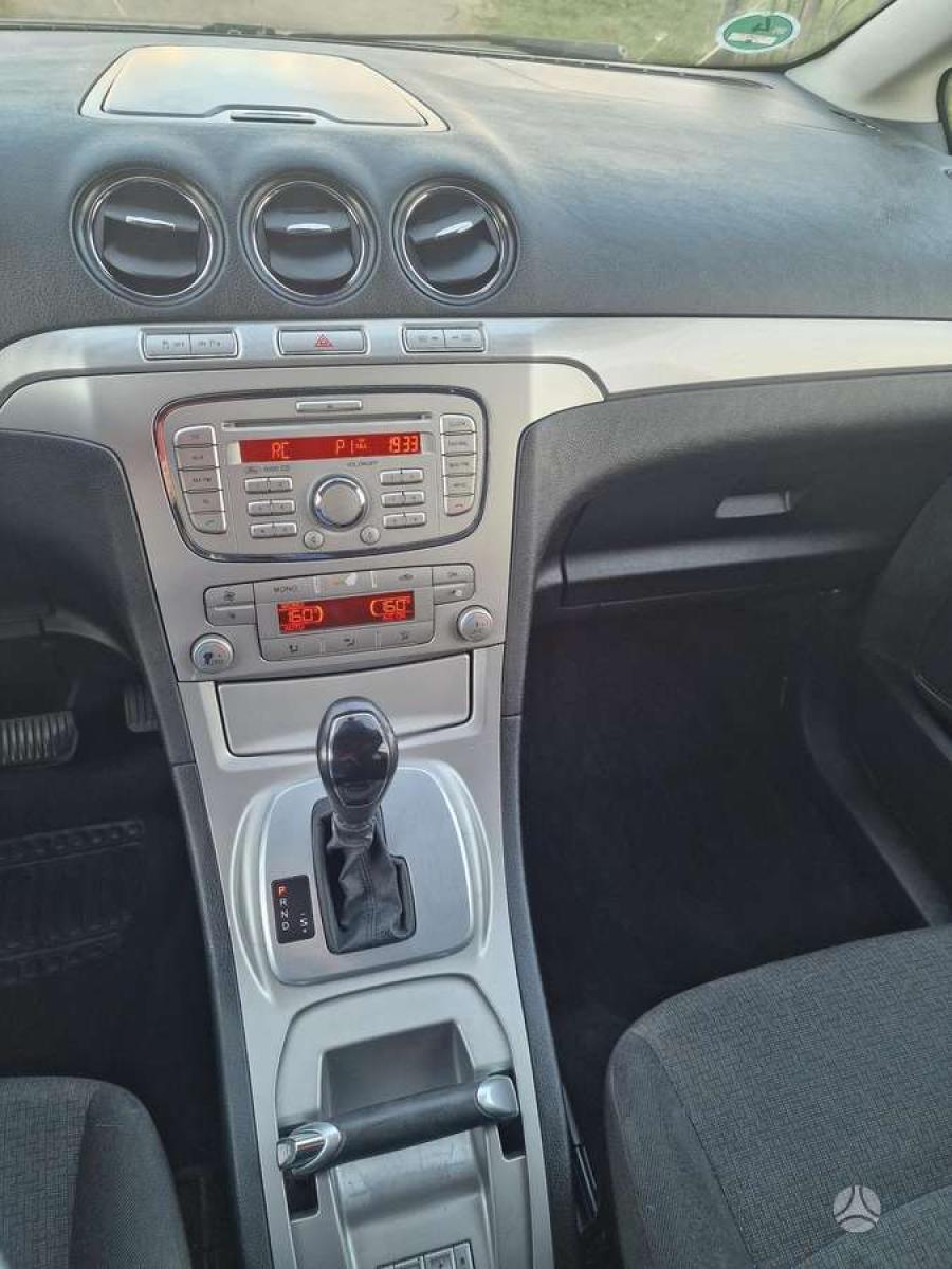 Grey Ford Galaxy 2008 in Siauliai, with an engine capacity of 2.00 L and mileage of 304 thousand km for 3200 €, photo 25 on AUTOMOTO.COM.LV