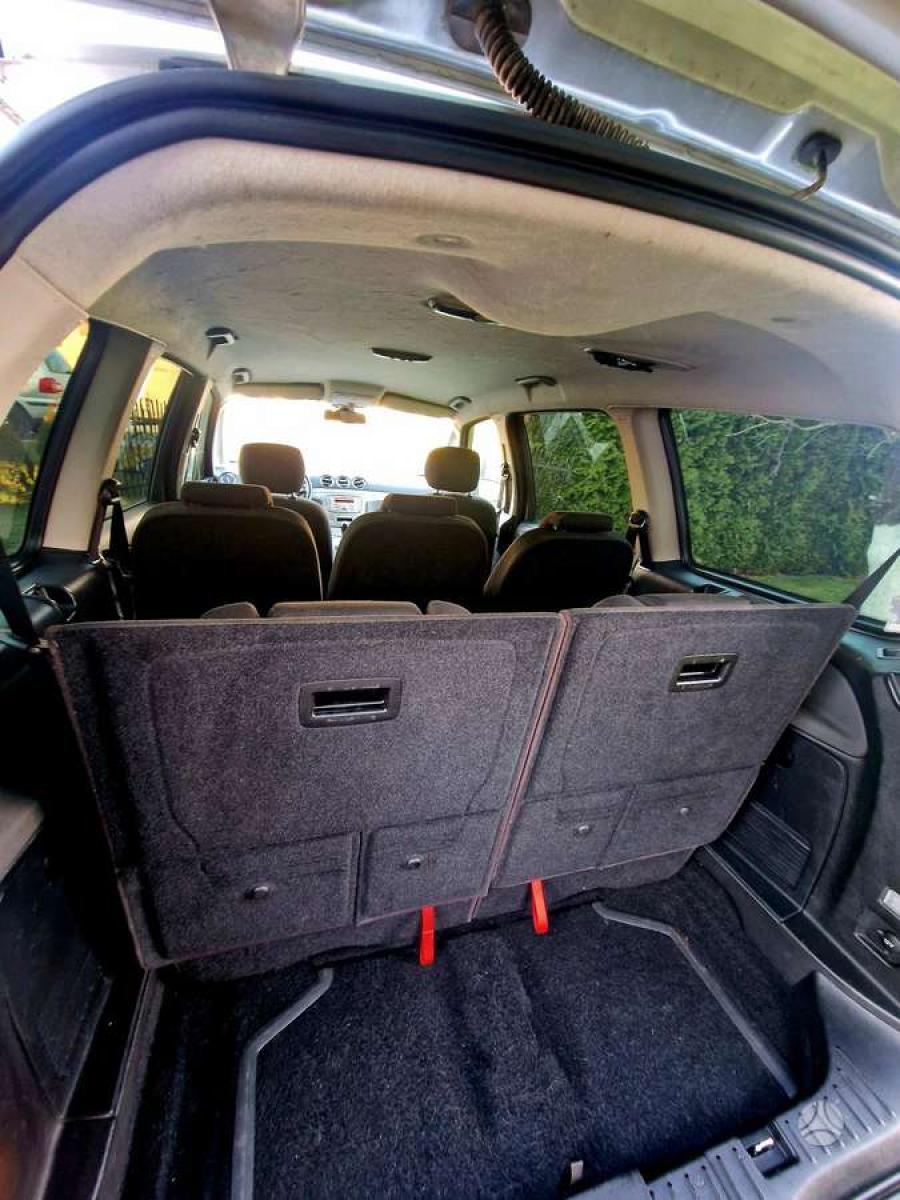Grey Ford Galaxy 2008 in Siauliai, with an engine capacity of 2.00 L and mileage of 304 thousand km for 3200 €, photo 27 on AUTOMOTO.COM.LV