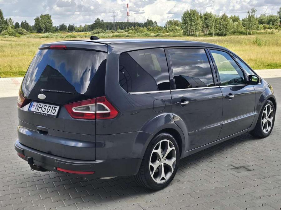 Grey Ford Galaxy 2008 in Siauliai, with an engine capacity of 2.18 L and mileage of 400 thousand km for 3000 €, photo 5 on AUTOMOTO.COM.LV