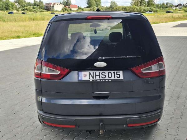 Pelēks Ford Galaxy 2008 Šauļi, ar dzinēja tilpumu 2.18 L un nobraukumu 400 tūkst. km par 3000 €, foto 5 vietnē AUTOMOTO.COM.LV