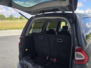 Grey Ford Galaxy 2008 in Siauliai, with an engine capacity of 2.18 L and mileage of 400 thousand km for 3000 €, photo 9 on AUTOMOTO.COM.LV
