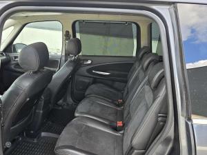 Grey Ford Galaxy 2008 in Siauliai, with an engine capacity of 2.18 L and mileage of 400 thousand km for 3000 €, photo 11 on AUTOMOTO.COM.LV