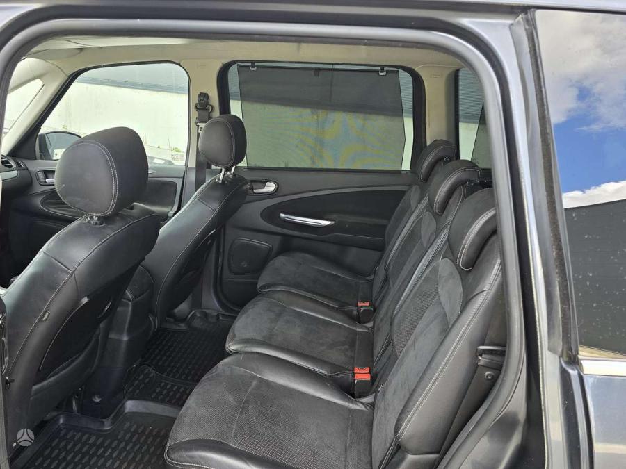 Grey Ford Galaxy 2008 in Siauliai, with an engine capacity of 2.18 L and mileage of 400 thousand km for 3000 €, photo 11 on AUTOMOTO.COM.LV