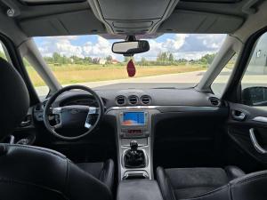 Grey Ford Galaxy 2008 in Siauliai, with an engine capacity of 2.18 L and mileage of 400 thousand km for 3000 €, photo 14 on AUTOMOTO.COM.LV