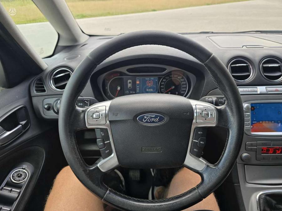 Grey Ford Galaxy 2008 in Siauliai, with an engine capacity of 2.18 L and mileage of 400 thousand km for 3000 €, photo 20 on AUTOMOTO.COM.LV