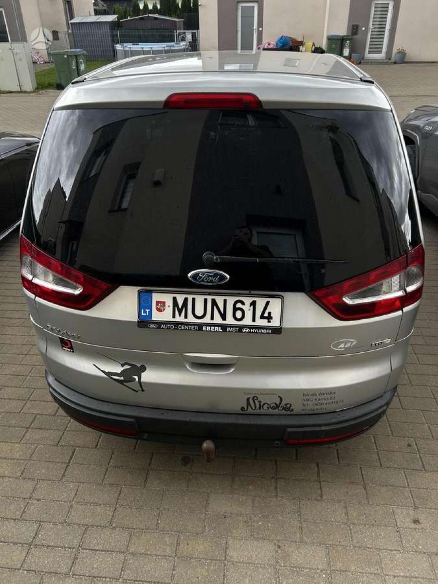 Pelēks Ford Galaxy 2008 Kauņa, ar dzinēja tilpumu 2.00 L un nobraukumu 284 tūkst. km par 2800 €, foto 6 vietnē AUTOMOTO.COM.LV