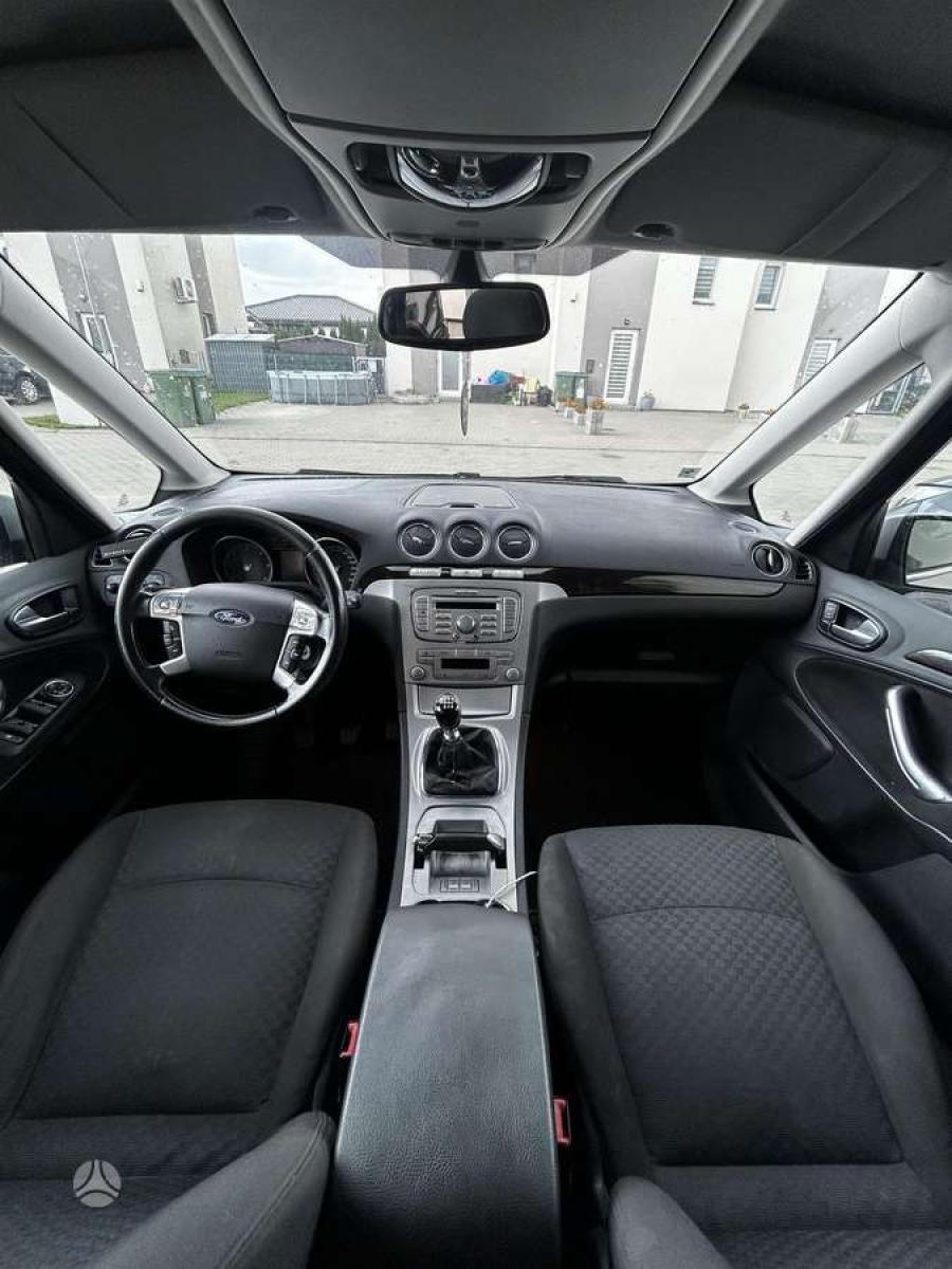 Pelēks Ford Galaxy 2008 Kauņa, ar dzinēja tilpumu 2.00 L un nobraukumu 284 tūkst. km par 2800 €, foto 9 vietnē AUTOMOTO.COM.LV