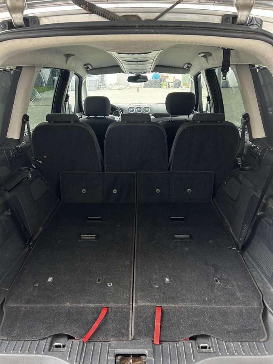 Pelēks Ford Galaxy 2008 Kauņa, ar dzinēja tilpumu 2.00 L un nobraukumu 284 tūkst. km par 2800 €, foto 15 vietnē AUTOMOTO.COM.LV