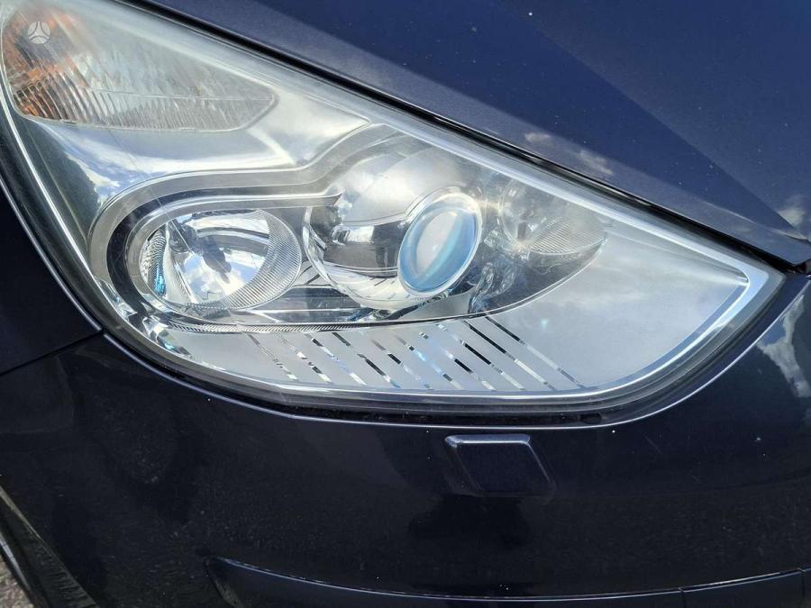 Grey Ford Galaxy 2008 in Ukmerge, with an engine capacity of 2.30 L and mileage of 194 thousand km for 3950 €, photo 7 on AUTOMOTO.COM.LV