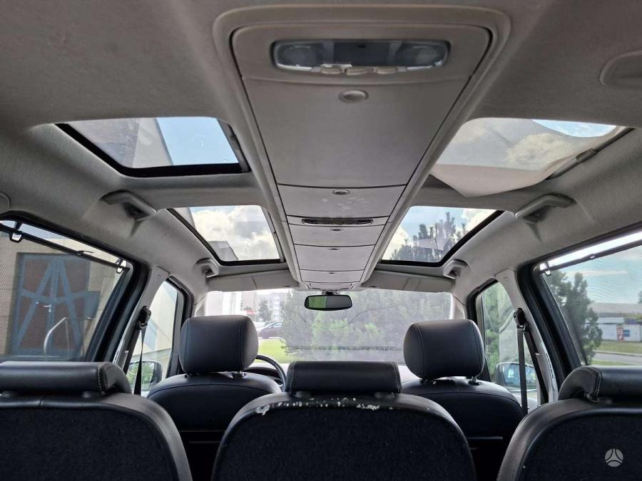 Grey Ford Galaxy 2008 in Ukmerge, with an engine capacity of 2.30 L and mileage of 194 thousand km for 3950 €, photo 16 on AUTOMOTO.COM.LV