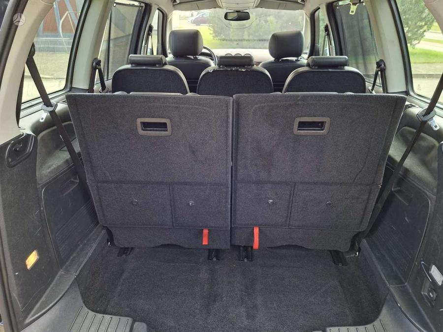Grey Ford Galaxy 2008 in Ukmerge, with an engine capacity of 2.30 L and mileage of 194 thousand km for 3950 €, photo 18 on AUTOMOTO.COM.LV