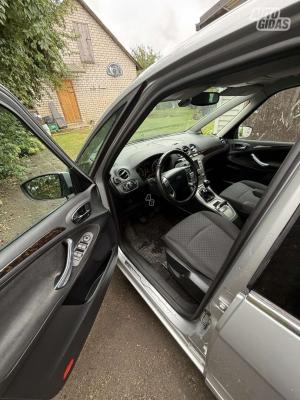 Pelēks Ford Galaxy 2008 Kauņa, ar dzinēja tilpumu 1.80 L un nobraukumu 250 tūkst. km par 3250 €, foto 12 vietnē AUTOMOTO.COM.LV