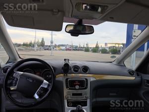 Grey Ford Galaxy 2008 in Riga, with an engine capacity of 2.00 L and mileage of 274 thousand km for 3900 €, photo 6 on AUTOMOTO.COM.LV