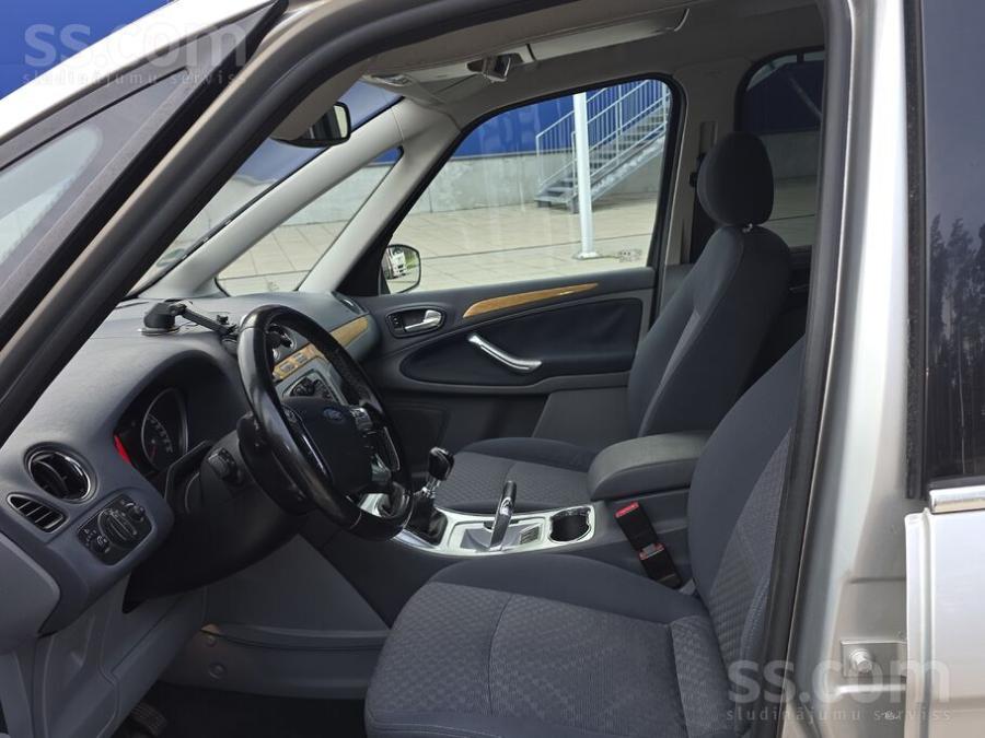 Grey Ford Galaxy 2008 in Riga, with an engine capacity of 2.00 L and mileage of 274 thousand km for 3900 €, photo 7 on AUTOMOTO.COM.LV