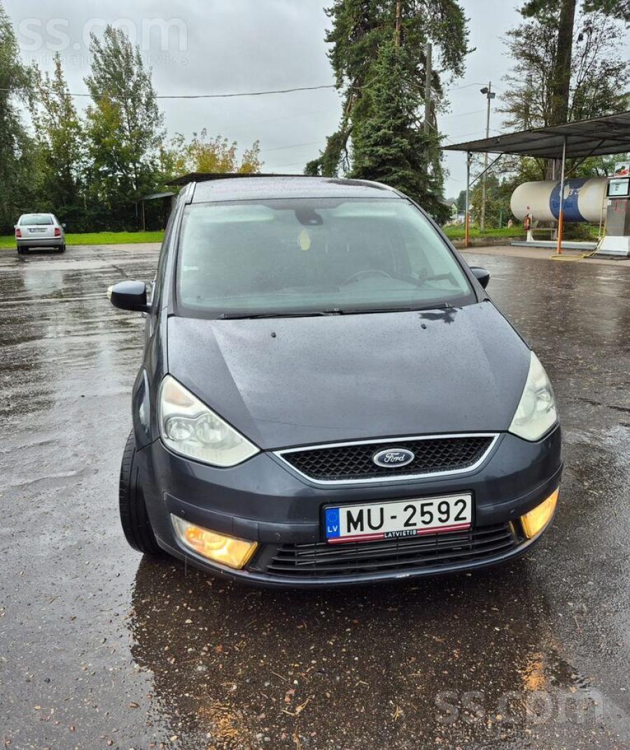 Pelēks Ford Galaxy 2008 Rīga, ar dzinēja tilpumu 2.00 L un nobraukumu 372 tūkst. km par 3000 €, foto 2 vietnē AUTOMOTO.COM.LV